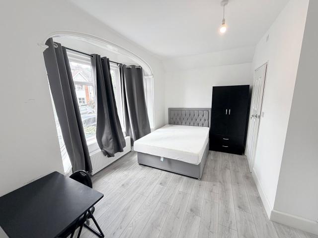 Room at Newlands Avenue, Southampton