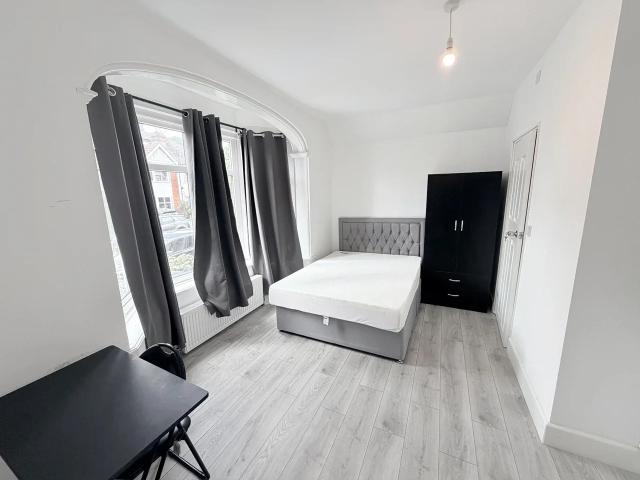 Room at Newlands Avenue, Southampton