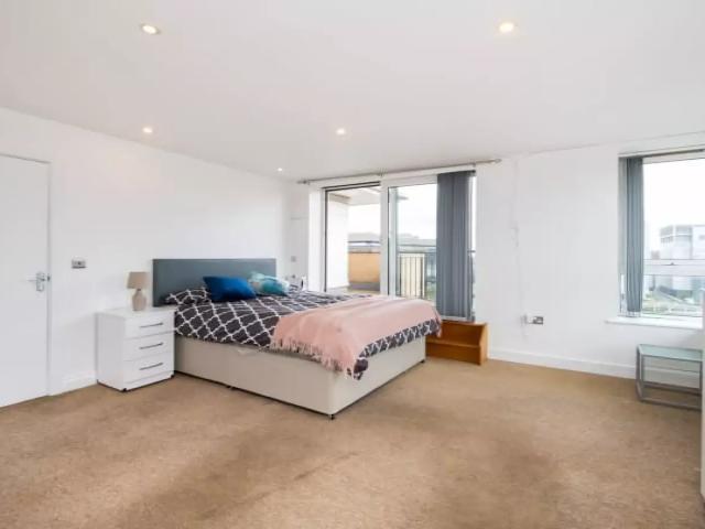 Room at Newport Avenue, Greater London