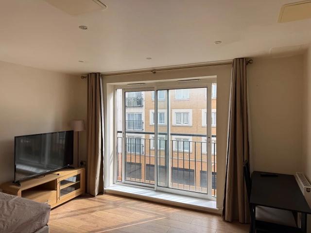 Room at Newport Avenue, Greater London