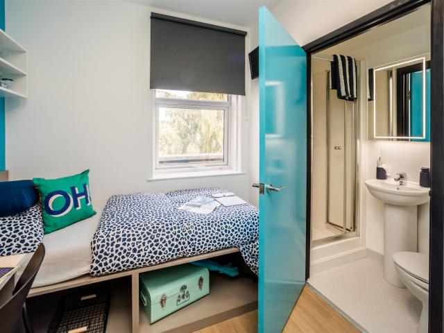 Room at Newport, Lincoln