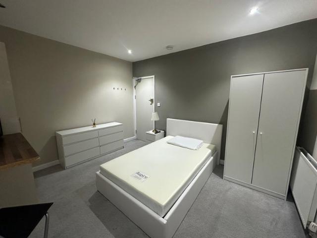 Room at Newport Road, Cardiff