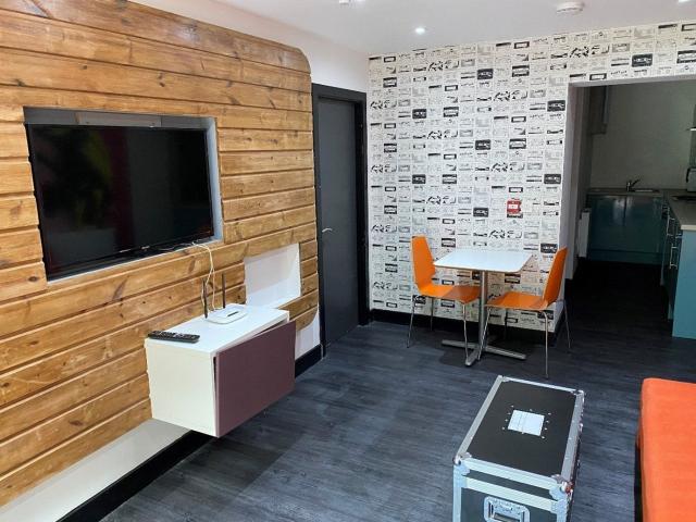 Room at Newsome Road, Kirklees
