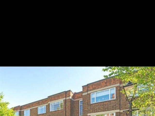 Room at Newton Grove, Greater London