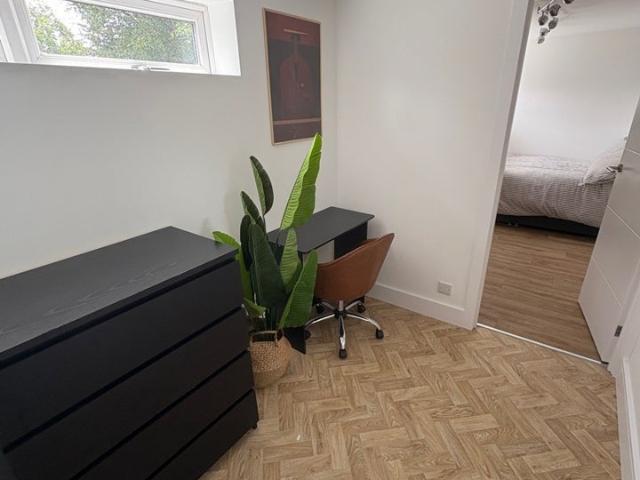 Room at Newtons Close, Greater London