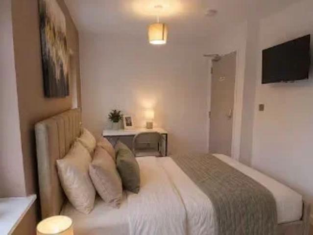 Room at Nether Hall Avenue, Kirklees