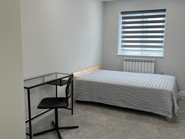Room at Nether Street, Greater London