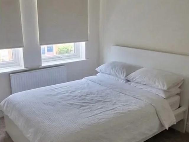 Room at Netherfield Gardens, Greater London