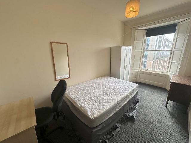 Room at Nethergate, Dundee