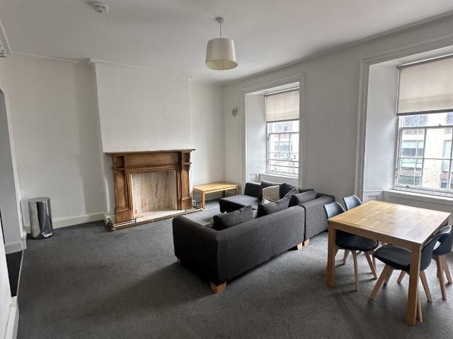 Room at Nethergate, Dundee