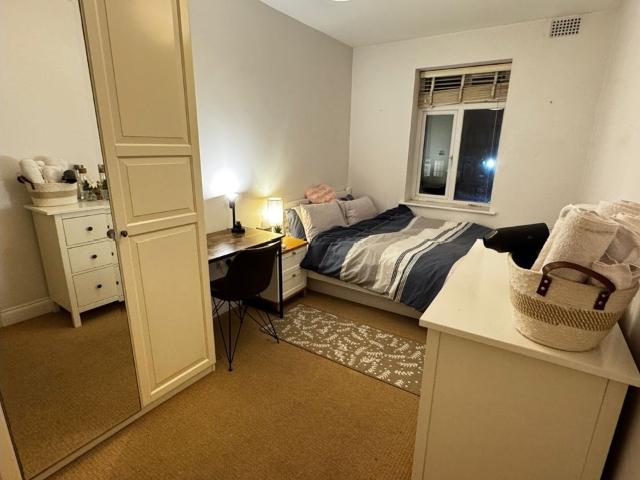 Room at Netherhall Gardens, Greater London