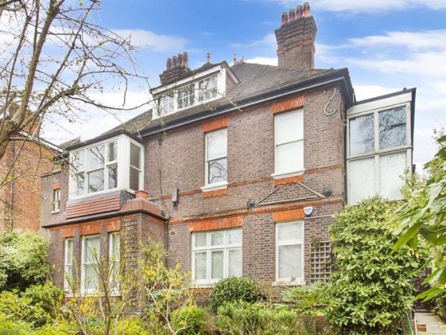 Room at Netherhall Gardens, Greater London