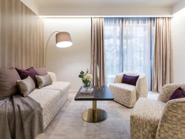Room at Netherhall Gardens, Greater London