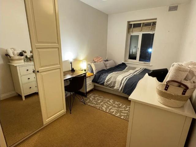 Room at Netherhall Gardens, Greater London
