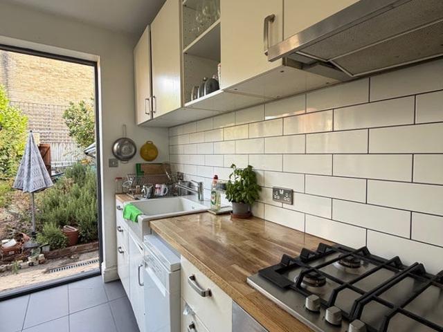 Room at Netley Road, Greater London