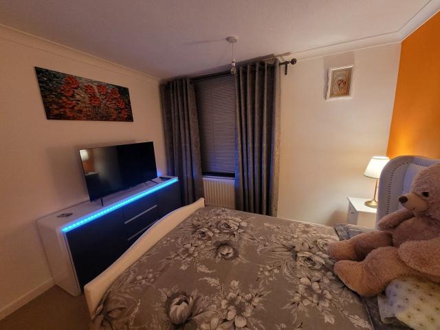 Room at Neville Court, Greater London
