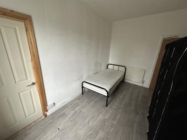 Room at Neville Street, Wakefield