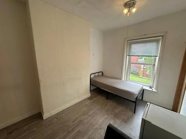 Room at Neville Street, Wakefield