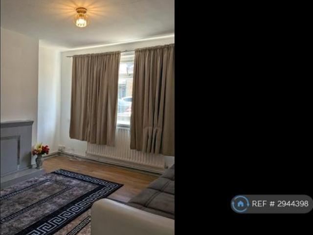 Room at Nichol Lane, Greater London
