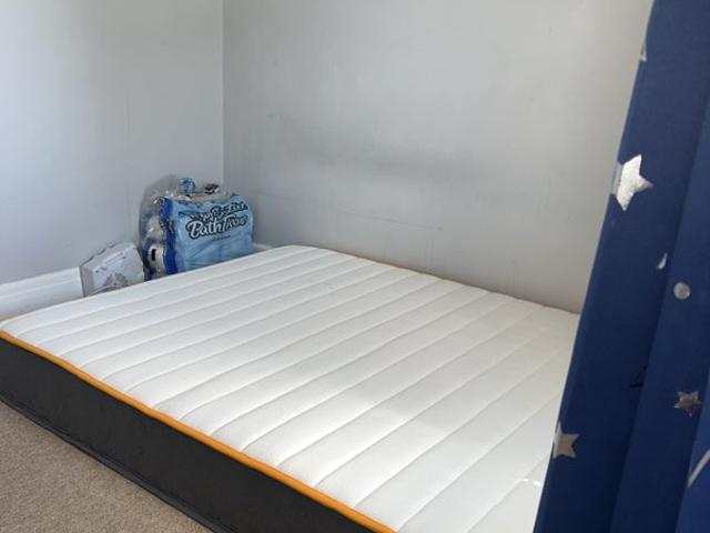 Room at Nibley Road, Bristol