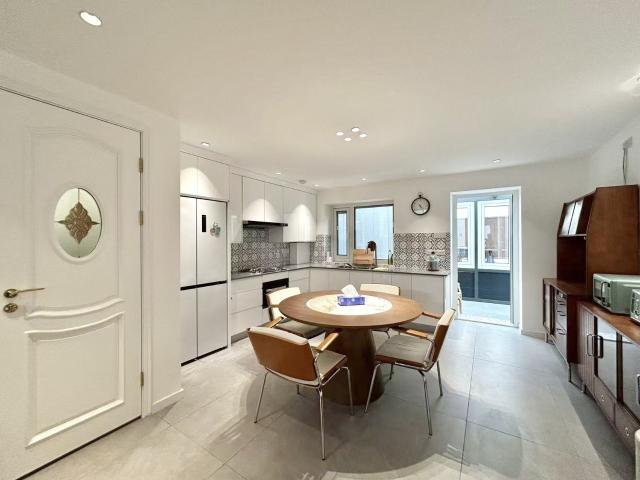 Room at Nightingale Grove, Greater London