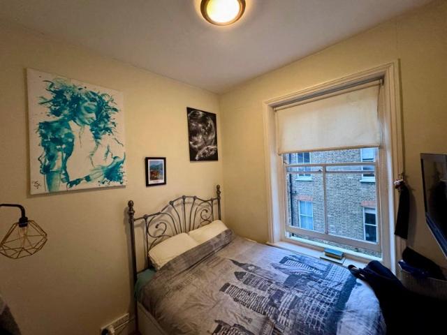 Room at Nightingale Lane, Greater London