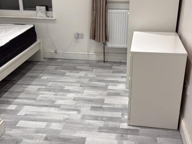 Room at Nightingale Vale, Greater London
