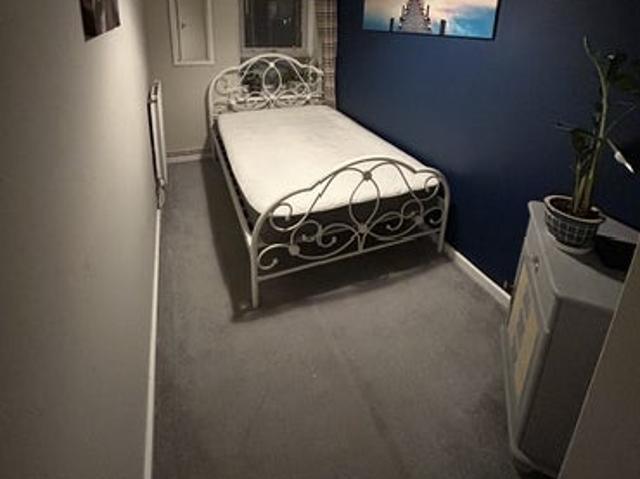 Room at Ninth Avenue, Leeds