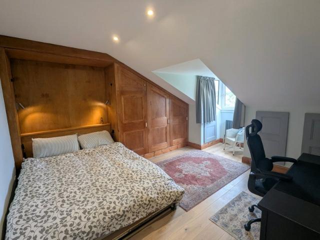 Room at Nithsdale Road, Glasgow