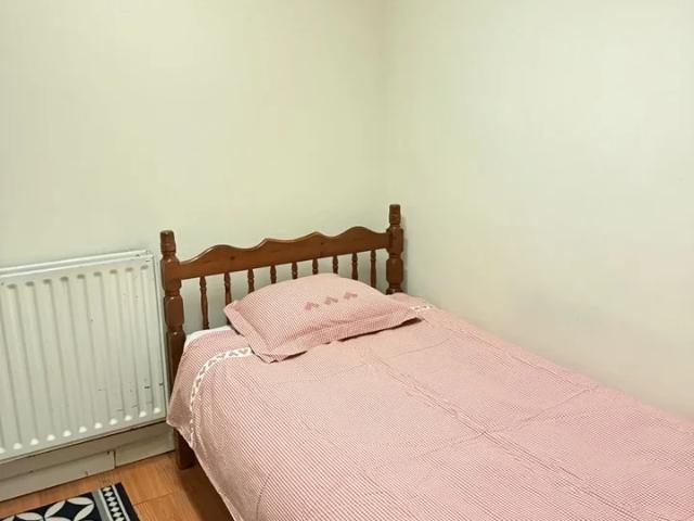 Room at Noel Road, Greater London