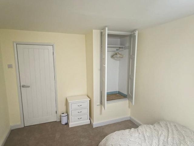 Room at Norman Road, Rugby