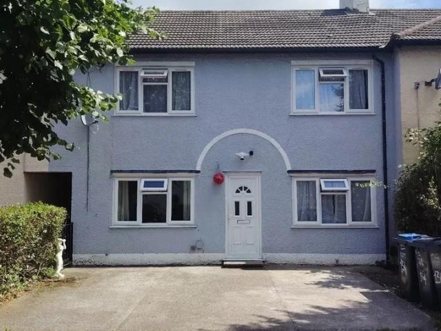 Room at Norbury Avenue, Greater London