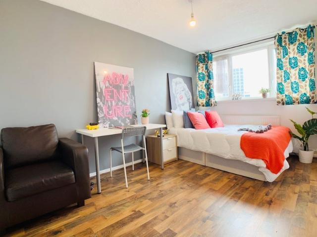 Room at Norbiton Road, Greater London