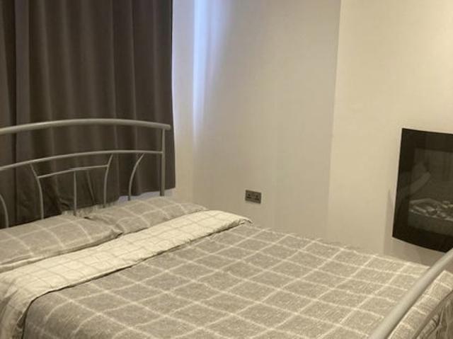 Room at Norfolk Avenue, Greater London