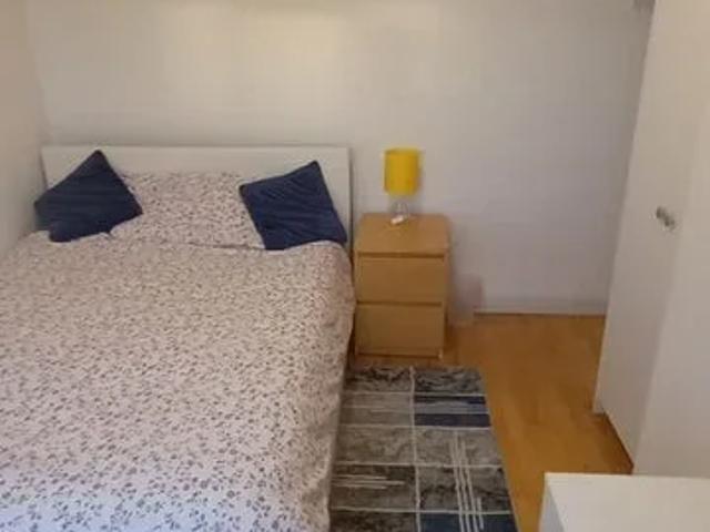 Room at Norfolk Avenue, Greater London
