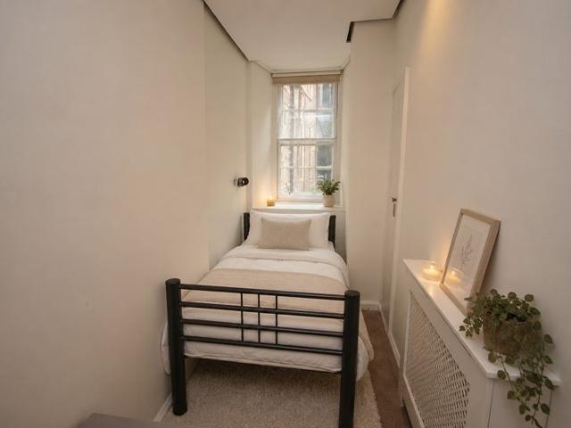 Room at North Bank Street, City of Edinburgh