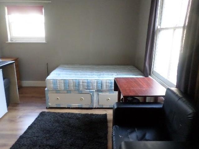 Room at North End Crescent, Greater London