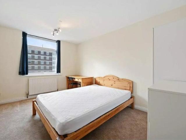 Room at North End Road, Greater London