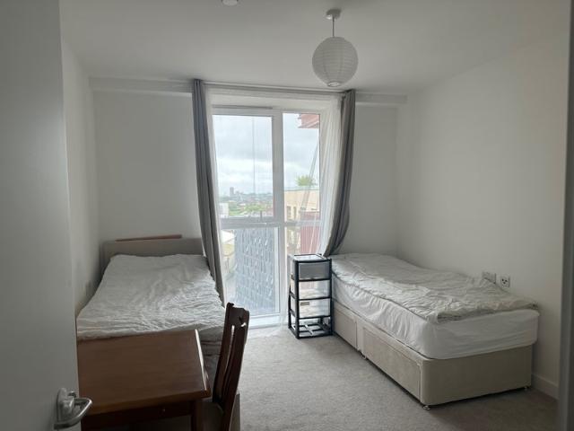Room at North End Road, Greater London
