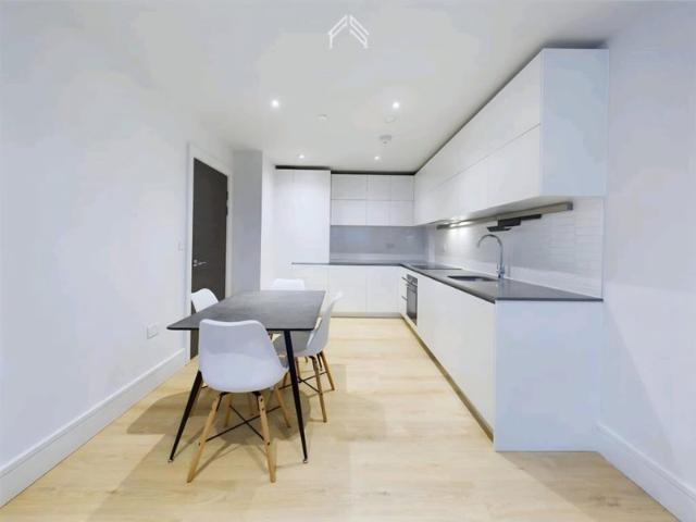 Room at North End Road, Greater London