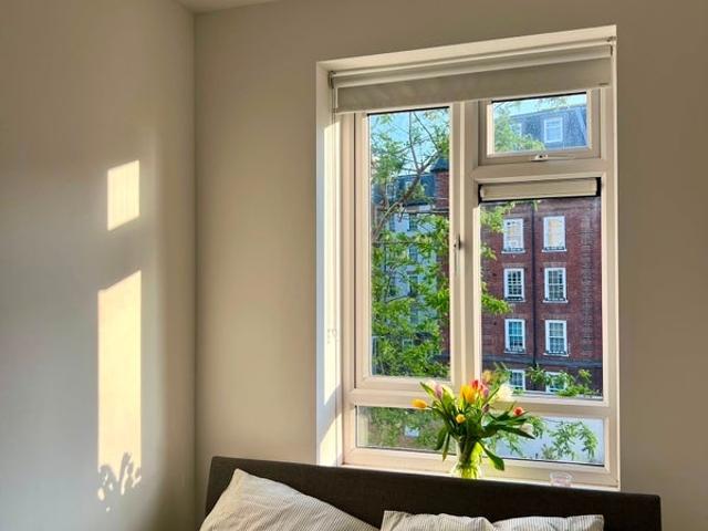 Room at North End Road, Greater London