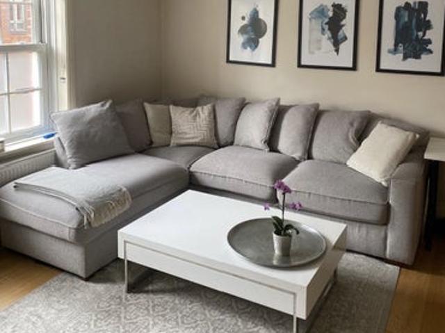 Room at North End Road, Greater London