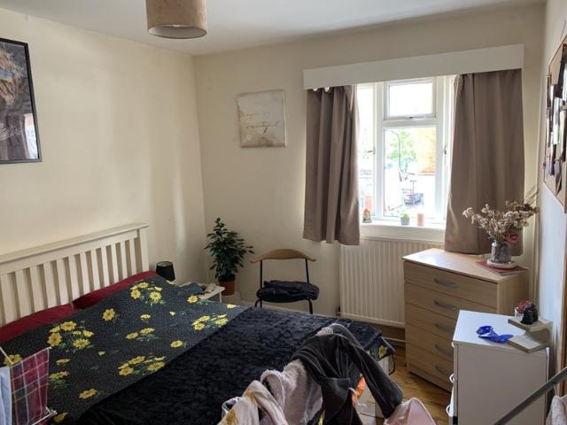Room at North End Road, Greater London