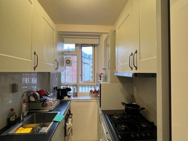 Room at North End Road, Greater London