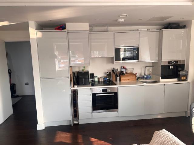 Room at North End Road, Greater London