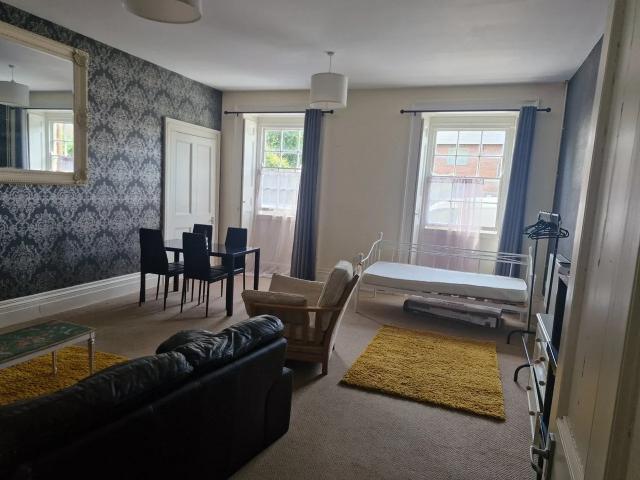 Room at North Gate, North Kesteven