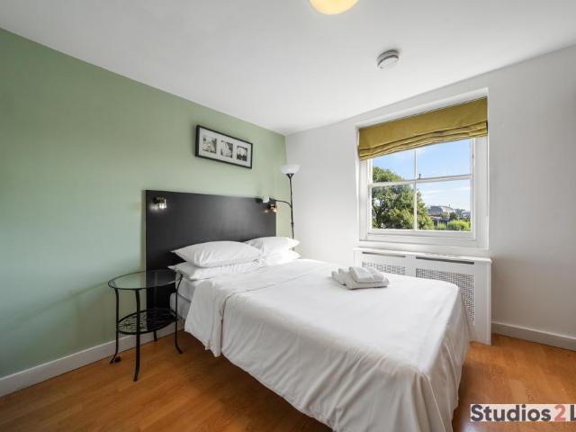 Room at North Gower Street, Greater London