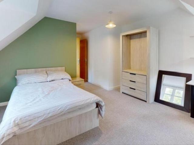 Room at North Grange Mount, Leeds