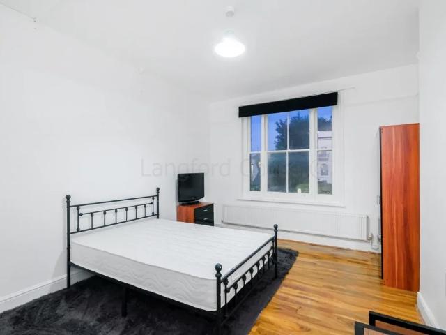 Room at North Hill, Greater London