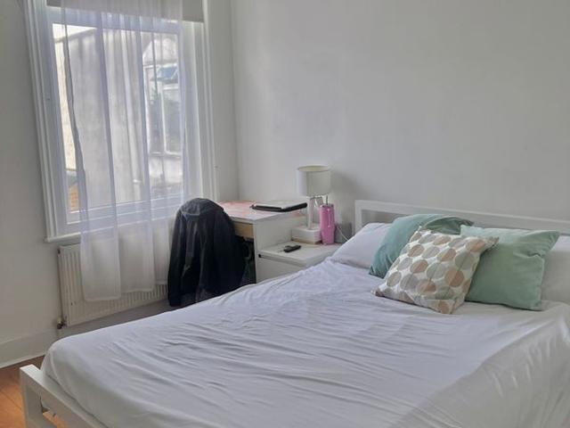 Room at North Hill, London